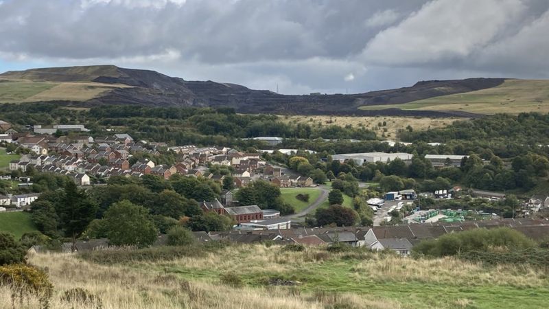 Coal: Ffos-y-Fran Merthyr mine digging unlawful - lawyers - BBC News