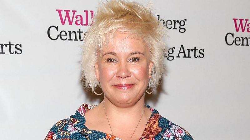 Emma Rice: Shakespeare's Globe boss to leave over lighting row - BBC News
