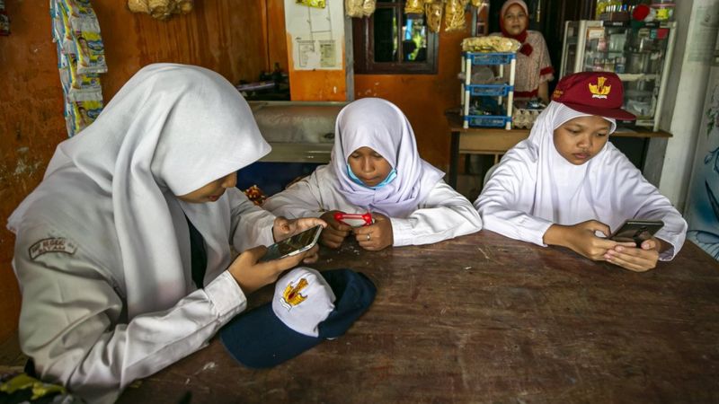 Pendidikan anak: Hampir 10 juta anak 'berisiko putus sekolah permanen' akibat pandemi Covid-19 ...