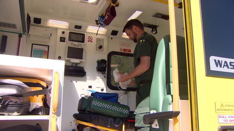 South Western Ambulance Service: Assaulted paramedic welcomes body cams ...