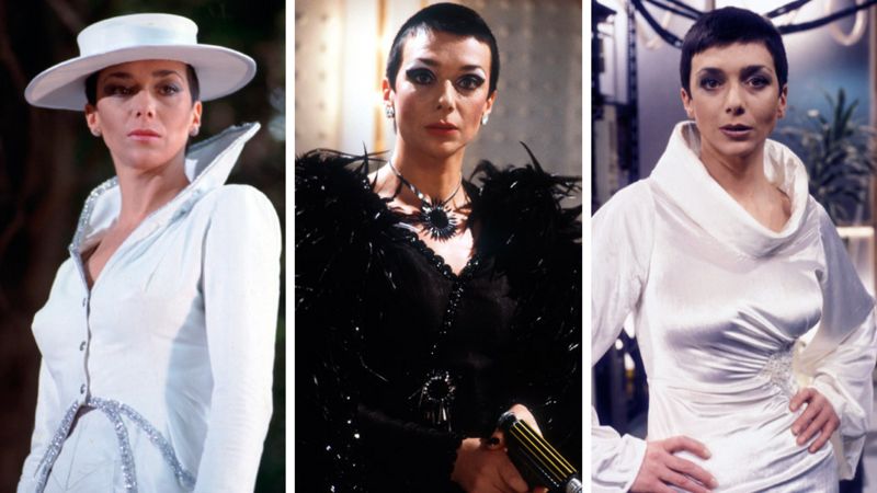 Jacqueline Pearce: Fans pay tribute to Blake's 7 star - BBC News