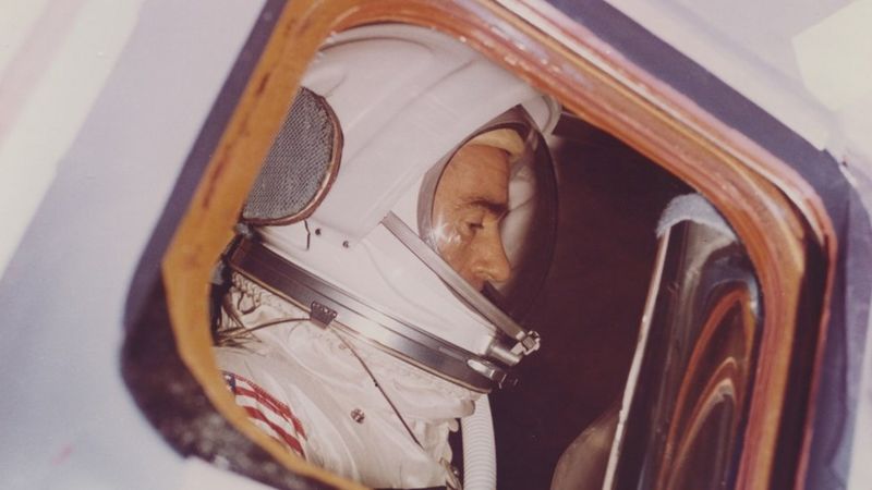 Last surviving Apollo 7 astronaut Walter Cunningham dies at 90 - BBC News