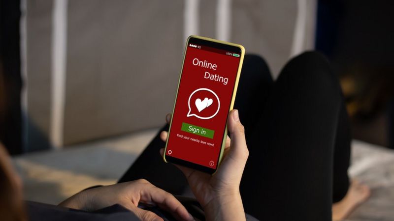 The tricks scammers use to steal your money - BBC News