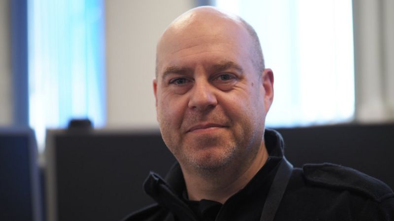 West Yorkshire Police: On shift with the 999 call handlers - BBC News