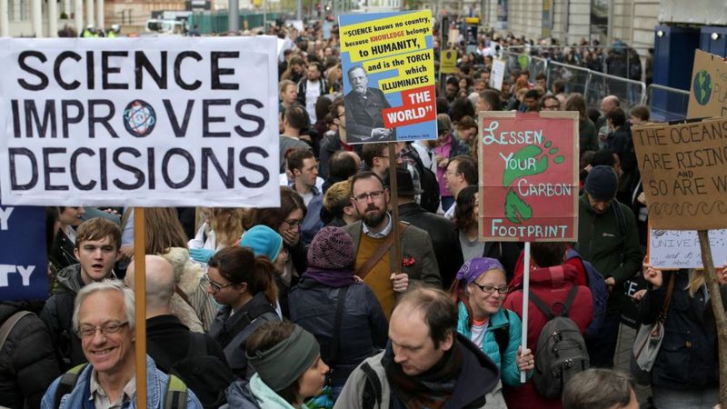 March for Science: Thousands in London join global protest - BBC News