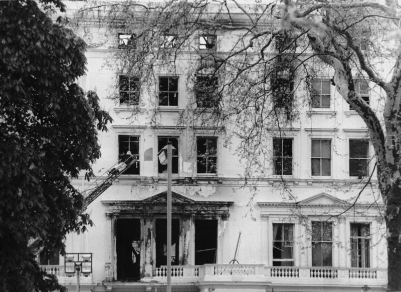 In pictures: Iranian embassy siege in London - BBC News