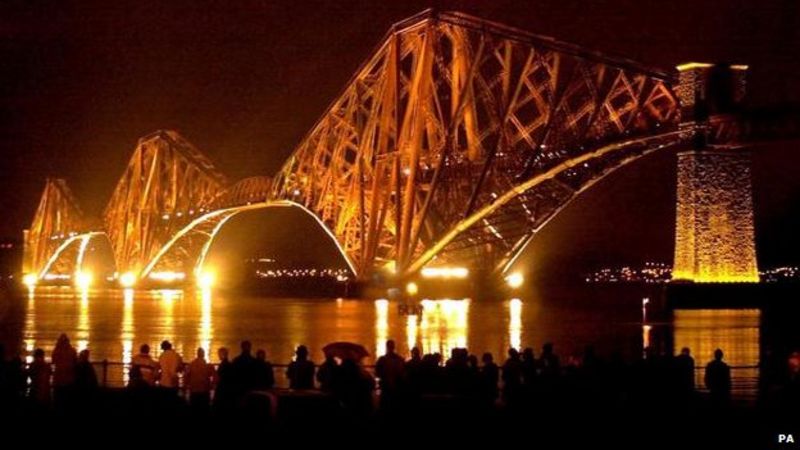 Forth Bridge: Facts, figures and photos - BBC News