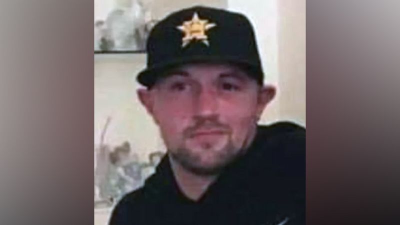 Jail for Glasgow knife killer who sent images of dying victim - BBC News