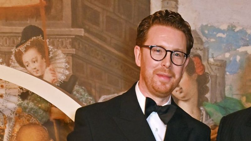 British Museum: New boss Nicholas Cullinan says he will lead 'new chapter' after thefts - BBC News