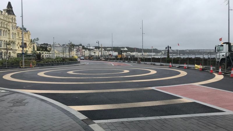 Douglas Roundel: Second oval roundabout opens on promenade - BBC News