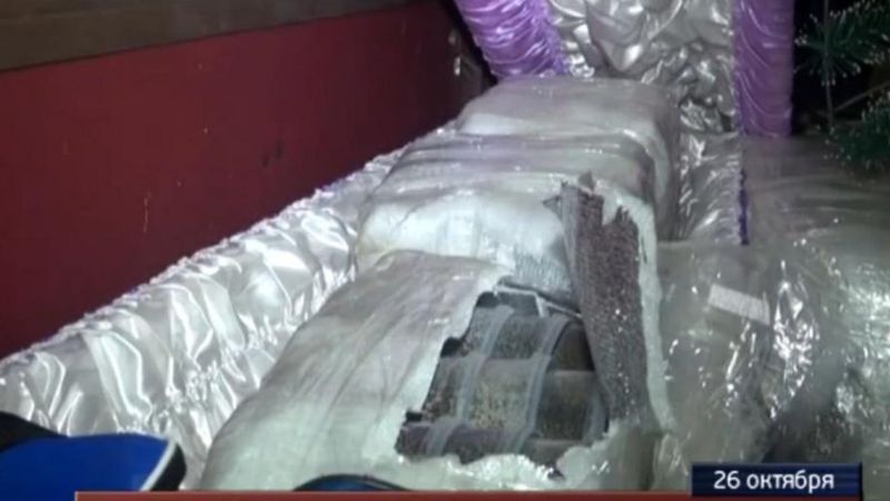 Russia: Police catch speeding hearse full of caviar - BBC News