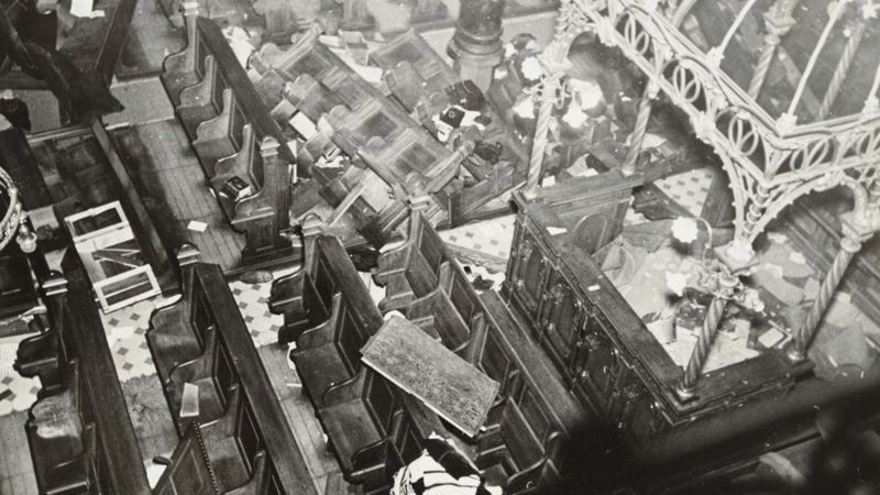Kristallnacht: Pictures capture horrors of 1938 Nazi pogrom - BBC News