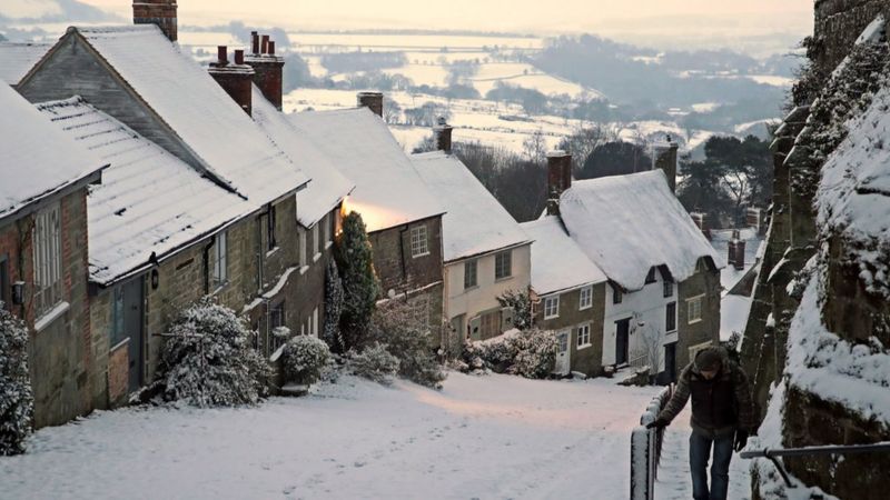 Climate change: Snowy UK winters could become thing of the past - BBC News