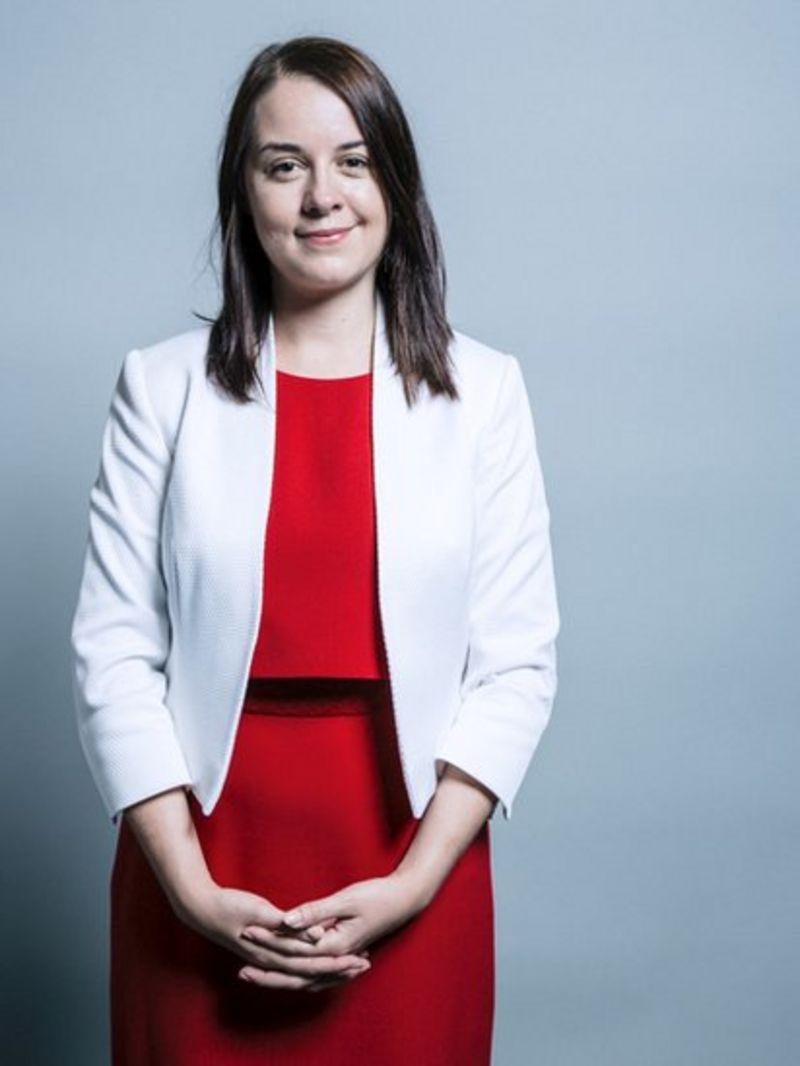 MPs' portraits: Photos show 'human' side of Parliament - BBC News