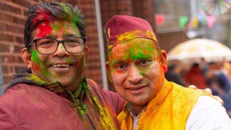 West Midlands communities celebrate Holi festival of colours - BBC News
