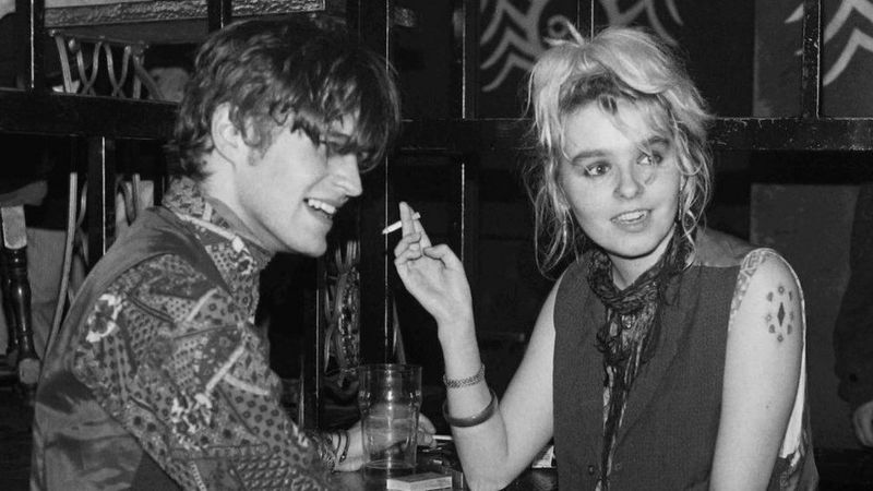 Spiders in Hull: Music venue photos display a 'rare gem' - BBC News