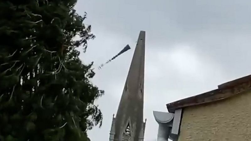 Storm Eunice carves deadly trail across Europe - BBC News