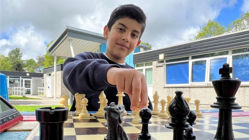 Cornwall chess champion is Syrian boy Rami, 10 - BBC News