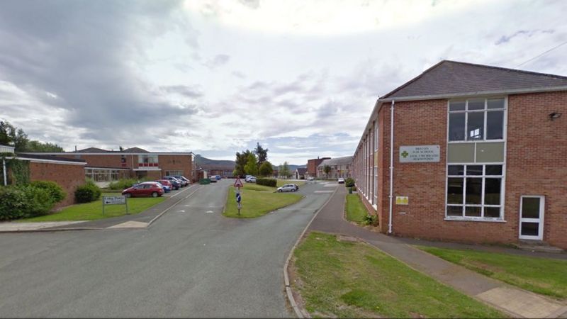 Go-ahead for plans for new Brecon High School - BBC News