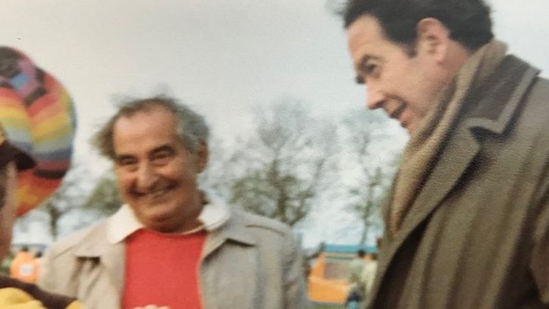 Royal Papworth transplant patient meets surgeon 35 years on - BBC News