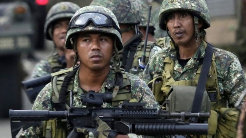 Philippines violence: 19 killed during push against jihadists - BBC News