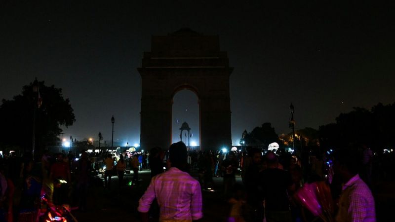 Earth Hour: Lights off to preserve the planet's environment - BBC News