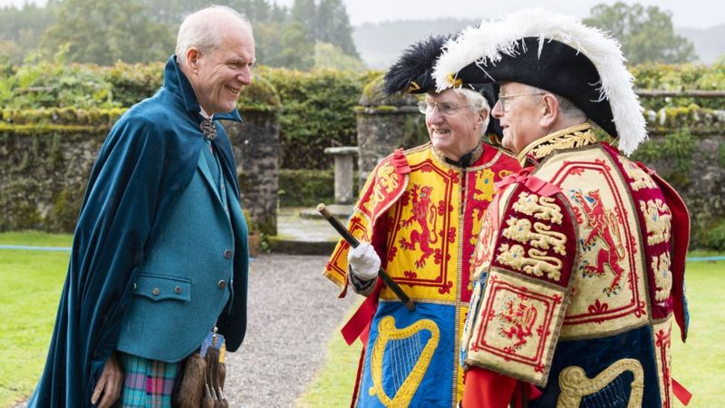 Buchanan clan has first new chieftain in 340 years - BBC News