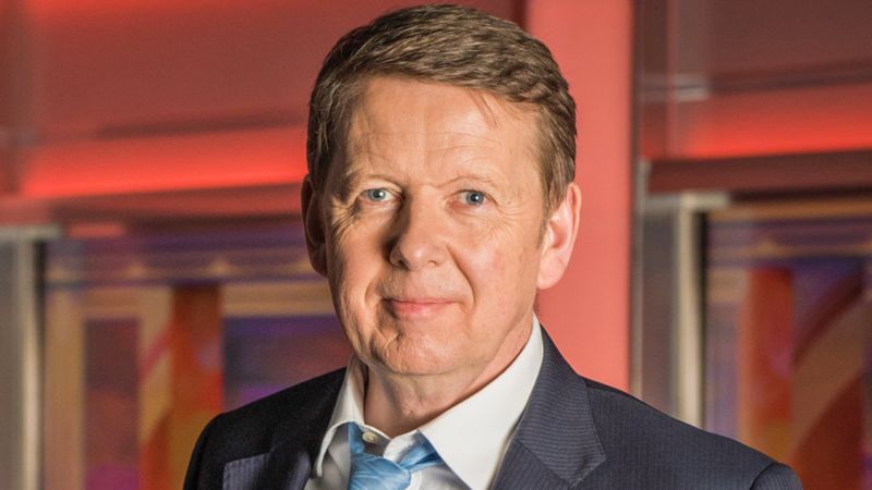 Bill Turnbull: Tributes paid to broadcaster at funeral - BBC News