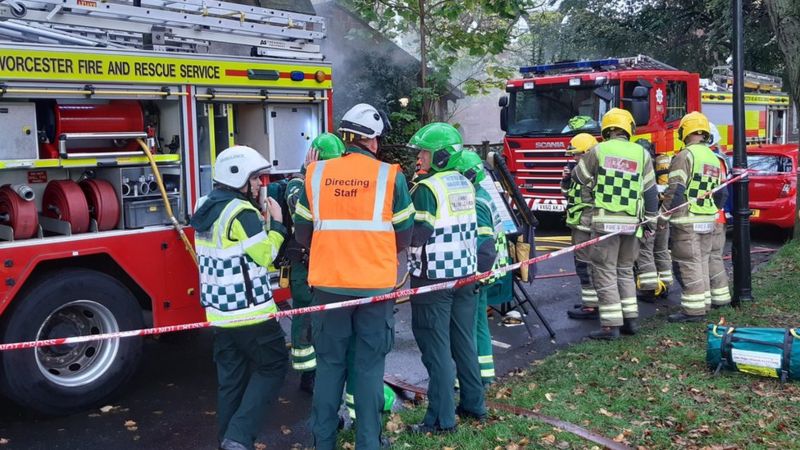 Worcester Cathedral hosts major fire exercise - BBC News