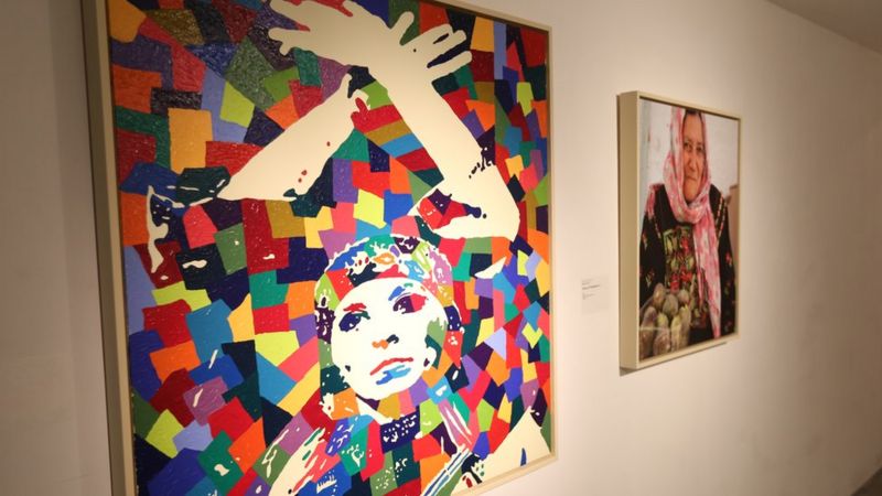 Exhibition of Palestinian art opens in central London - BBC News