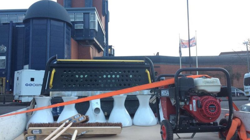 HMP Birmingham riot: 240 prisoners being moved after riot - BBC News