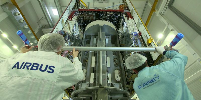 Quantum: Flagship UK telecommunications satellite launches - BBC News