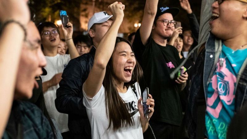Hong Kong protests: Trump signs Human Rights and Democracy Act into law ...