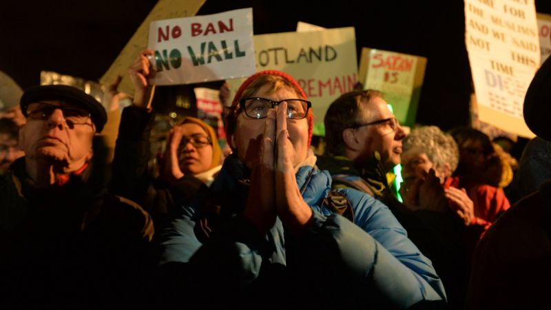 Muslim teacher Juhel Miah denied entry to US 'not given reason' - BBC News