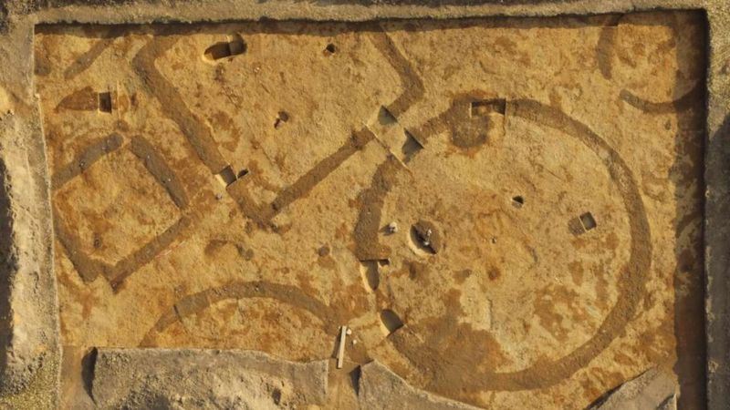 Pictish skeleton found at 1,400-year-old Highland cemetery - BBC News