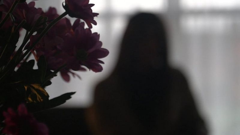 New non-fatal strangulation law to target domestic abusers - BBC News