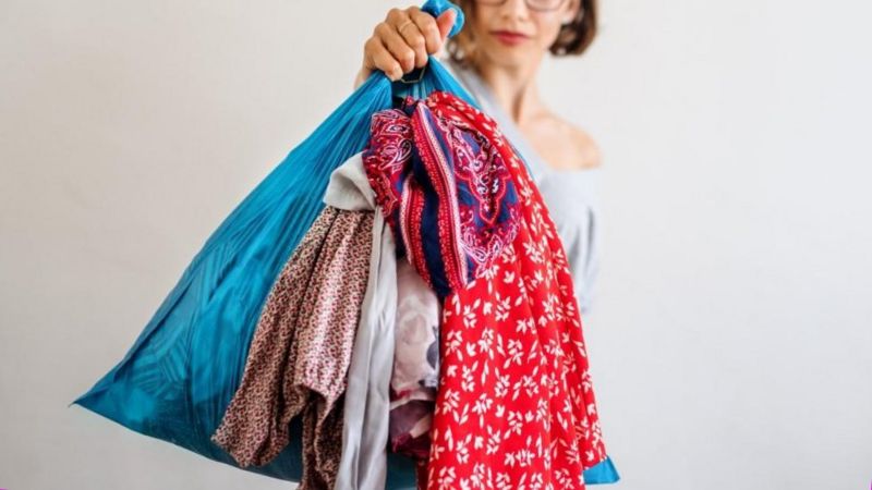 Fast fashion: European Union reveals fast fashion crackdown - BBC News