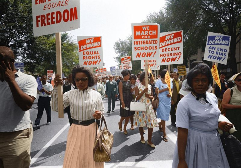 Colourising historical photos of the civil rights movement - BBC News