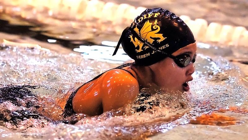 Swimmer's bid to get more black and Asian children involved - BBC News