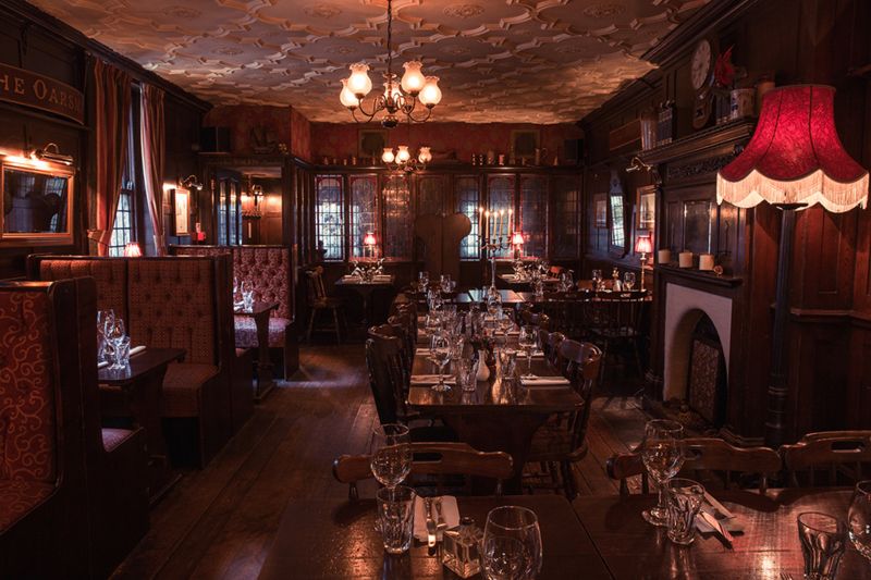 Tales from the bar - a tour of London's 'great pubs' - BBC News