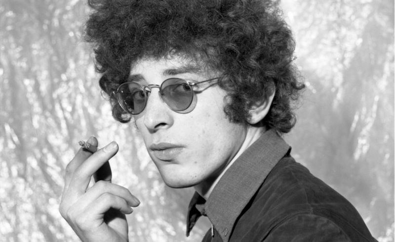 Procol Harum: Whiter Shade of Pale lyricist Keith Reid dies - BBC News