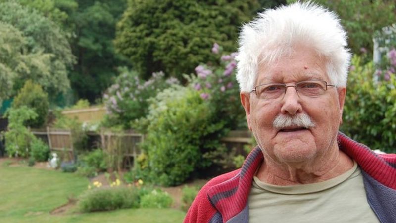 Brighton activist John Catt, 94, wins 'extremism' database case - BBC News