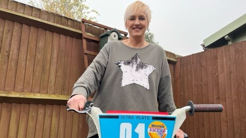 Bramley woman returns to BMX racing after 34 years - BBC News