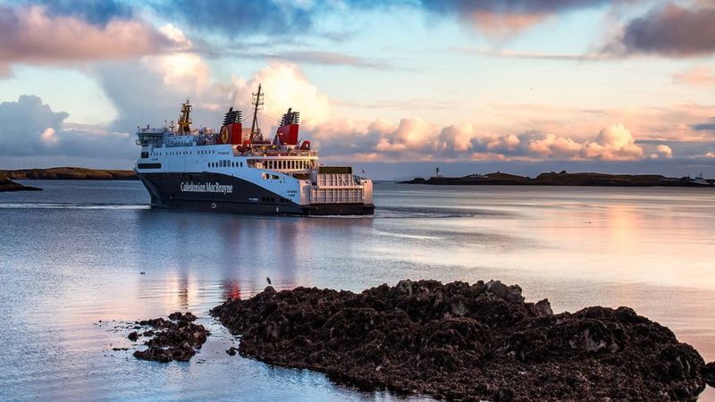 CalMac's biggest ferry Loch Seaforth returns to service - BBC News