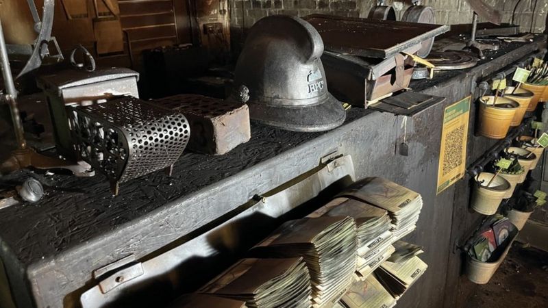 Frogmore Paper Mill: Historic treasures salvaged from fire - BBC News