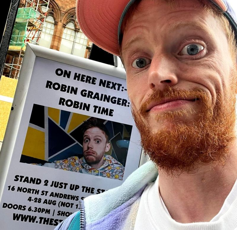 'One person turned up to watch my Fringe show' - BBC News