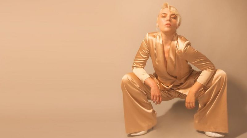 Self Esteem is better off on her own - BBC News