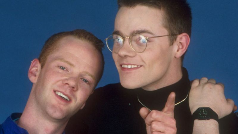 Bronski Beat founder Steve Bronski dies at 61 - BBC News