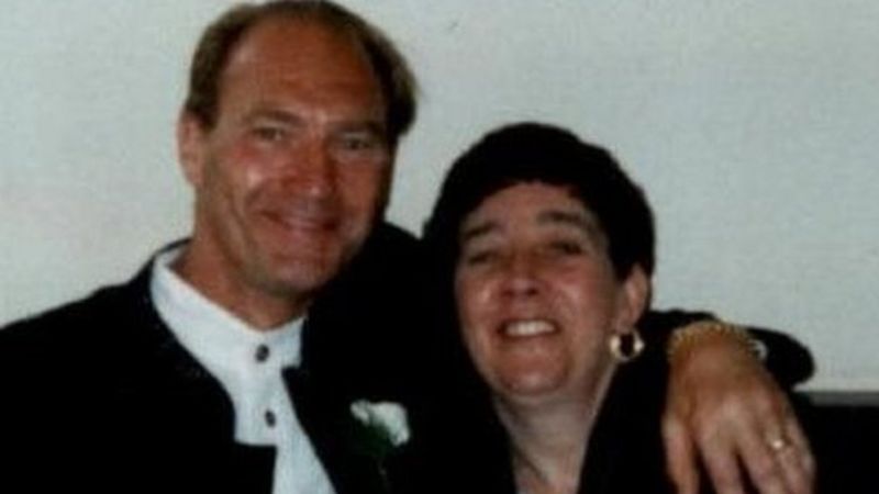 Martin Ruddy jailed for 35 years for killing parents - BBC News