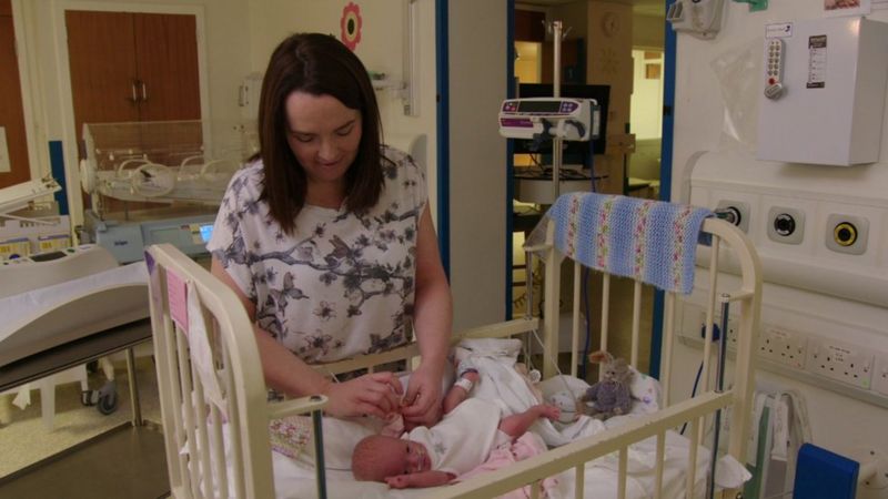 The hospital where parents care for premature babies - BBC News